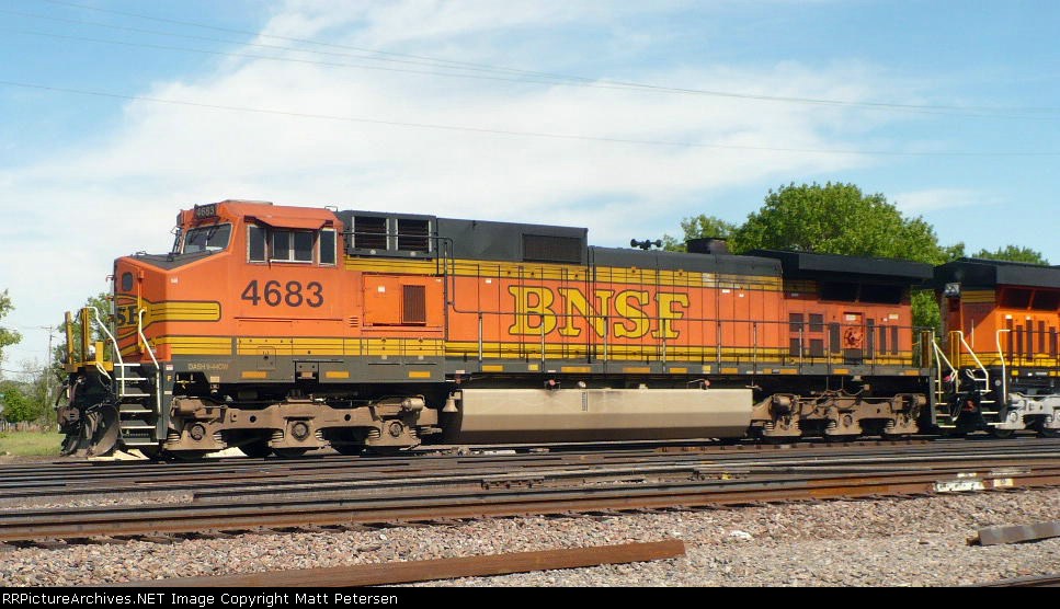 BNSF 4683